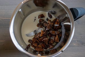 Turkish Fig Pudding (Incir Uyutmasi) - Cooking Gorgeous