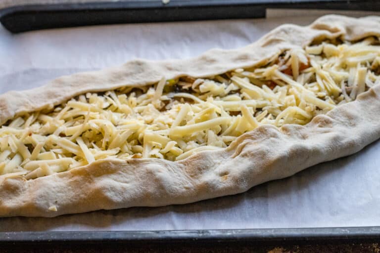 Cheese Pide with Mushrooms - Kasarli Pide - Cooking Gorgeous