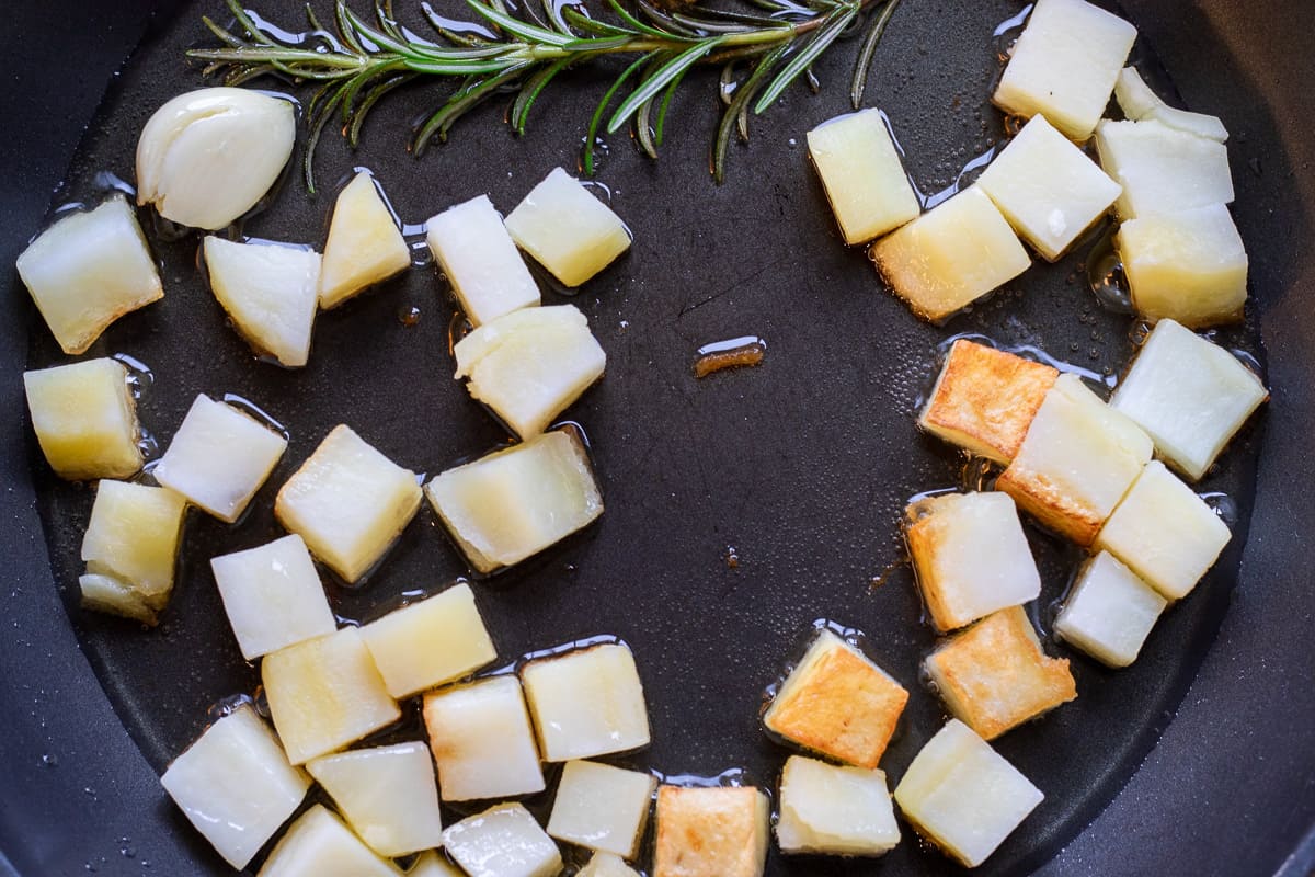 Crispy Sauté Potatoes with Garlic - Cooking Gorgeous
