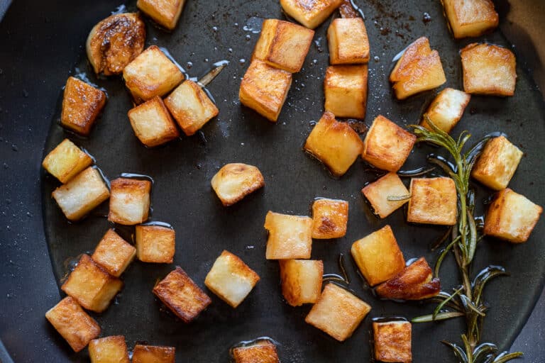 Crispy Sauté Potatoes with Garlic - Cooking Gorgeous