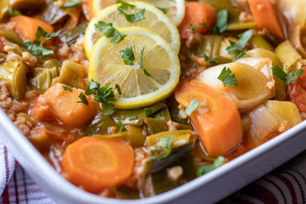 Zeytinyağlı Pırasa Yemeği (Turkish Braised Leeks) - Cooking Gorgeous