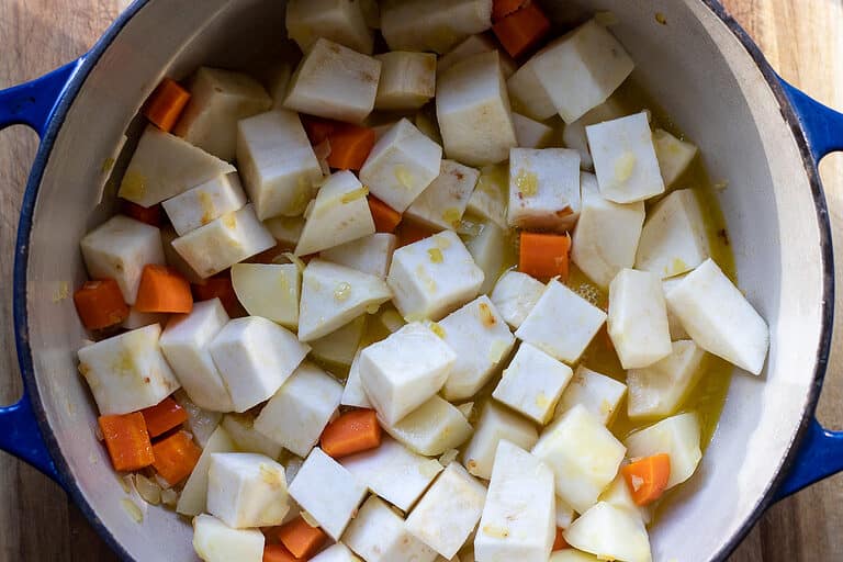 Zeytinyağlı Kereviz Yemeği - Braised Celeriac - Cooking Gorgeous