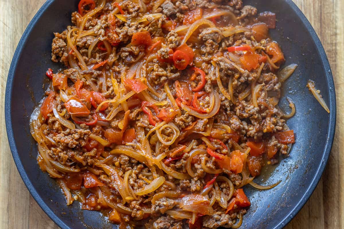 Kiymali Yumurta - Turkish Ground Beef and Eggs - Cooking Gorgeous